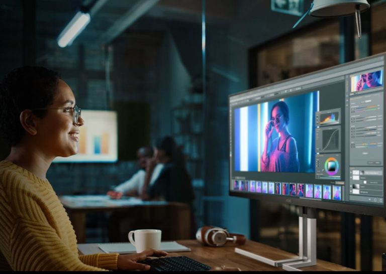 AOC - Portrait Displays